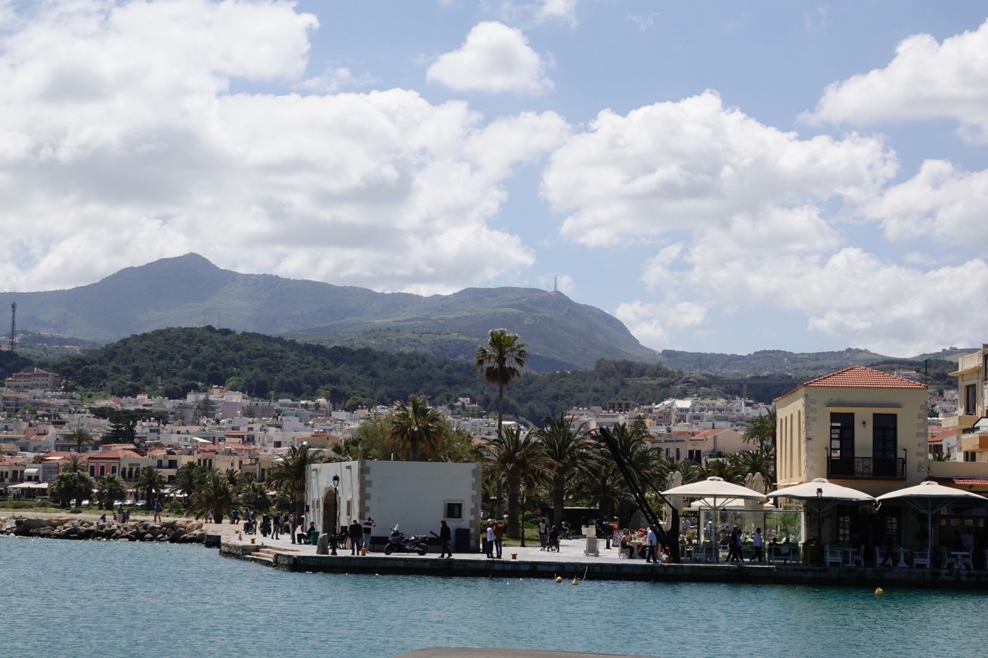 Episode 862 – efcharistó – Rose and Ted’s Excellent Adventure